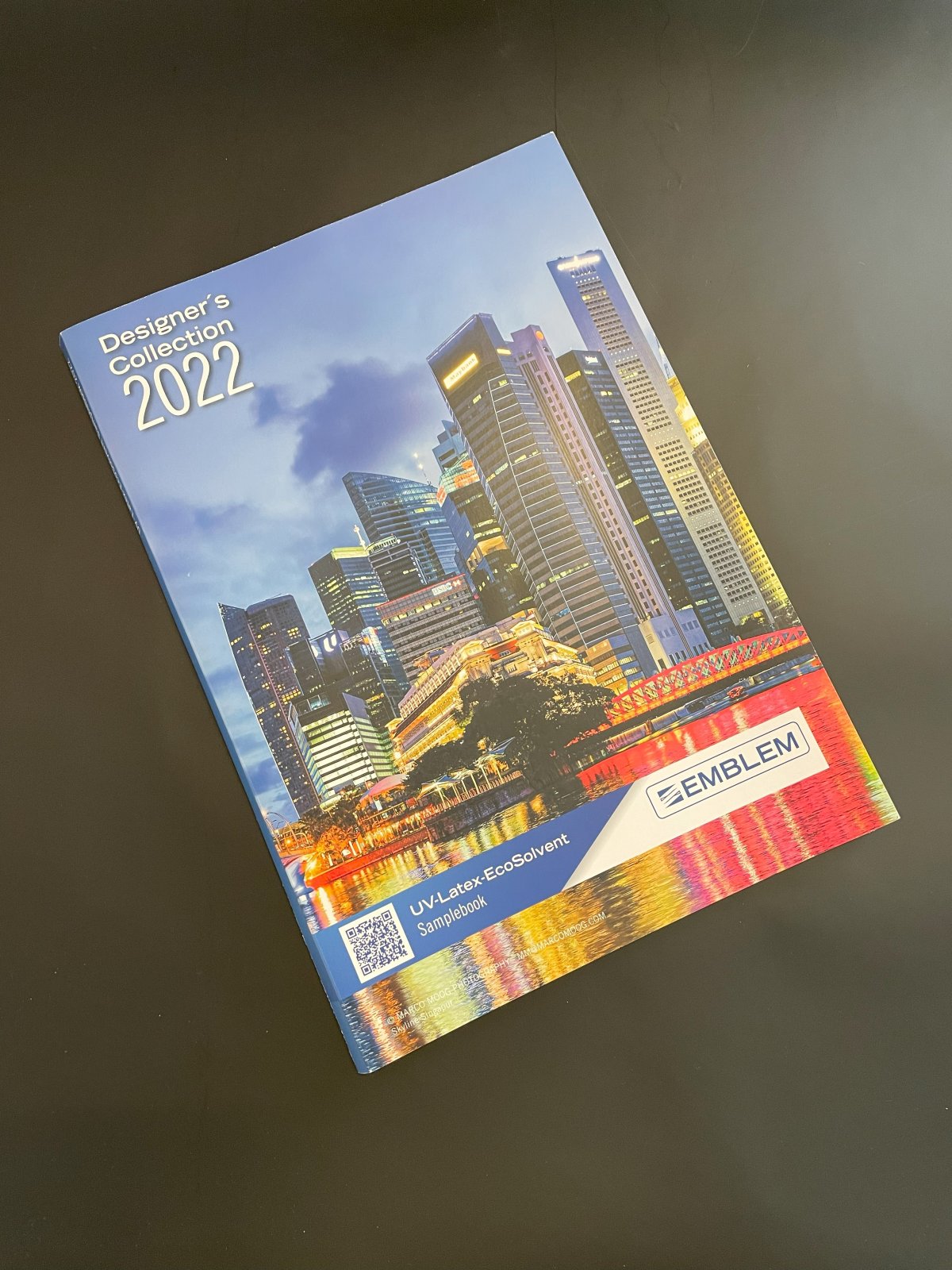 Køb "One For All" Poster papir Satin - 137 cm- Reklame & Folie Danmark ApS